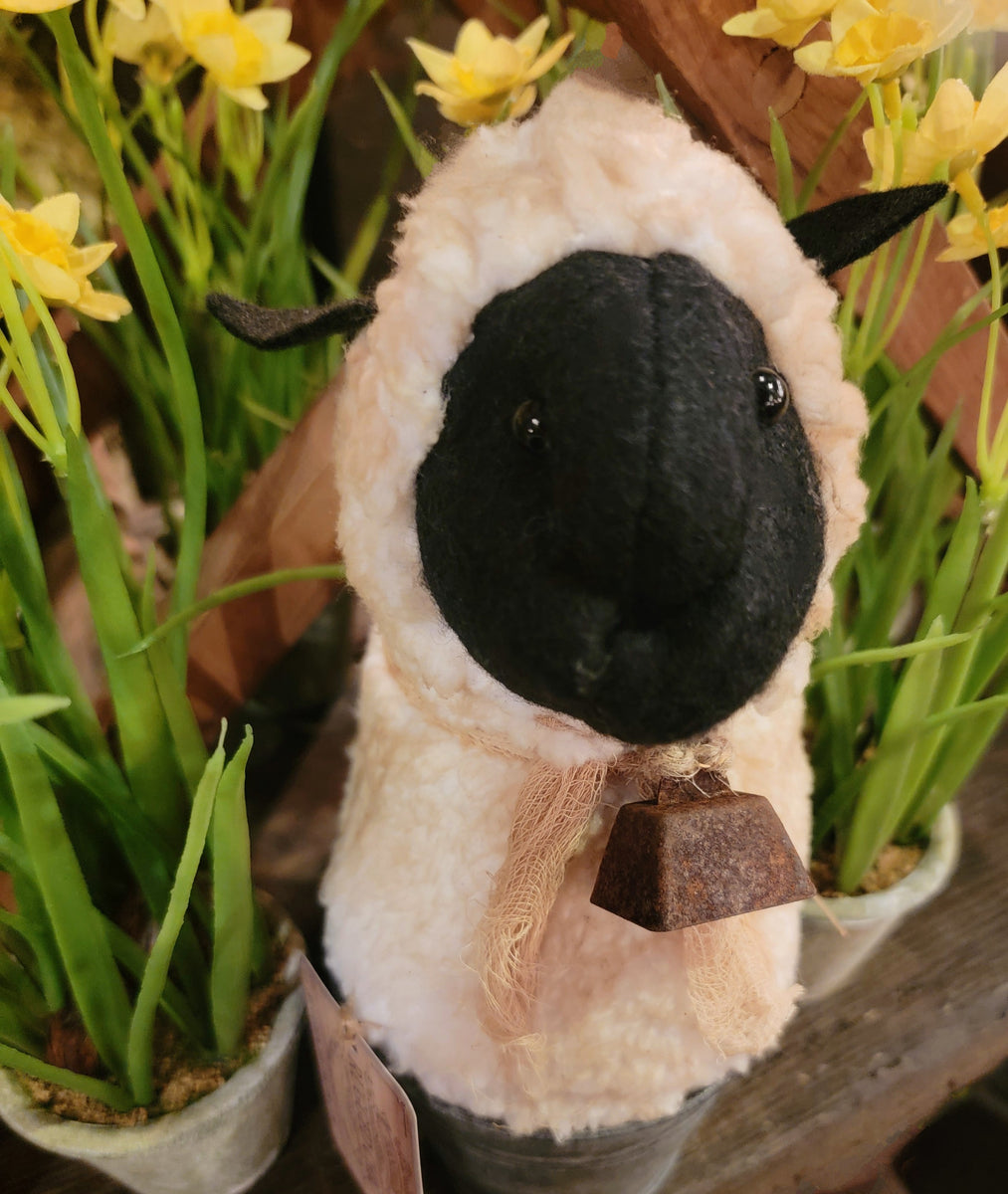 #RC25-U Primitive "Dudley" Sheep 🐑 By RUGGED CHIC – Old Farmhouse Primitives
