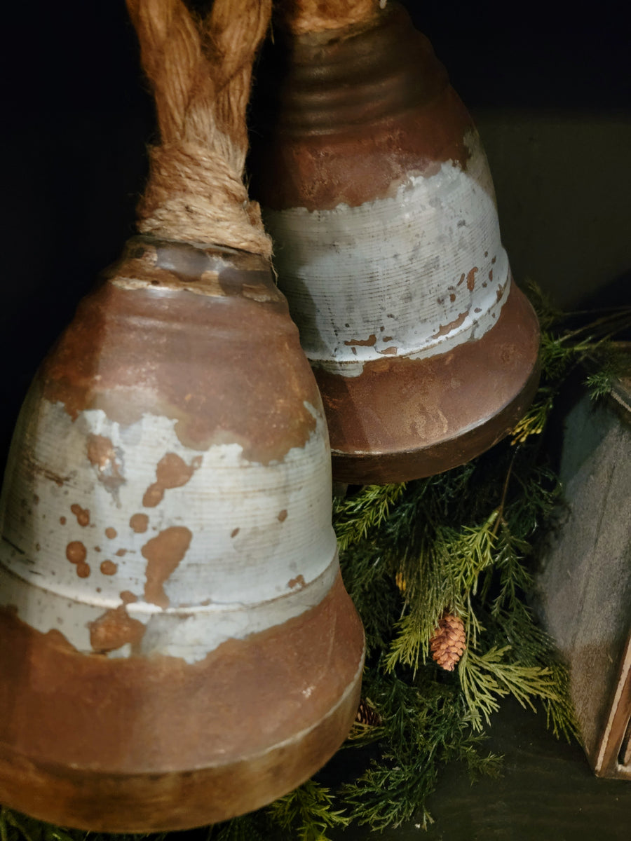 #KE129932 Bell – Old Farmhouse Primitives