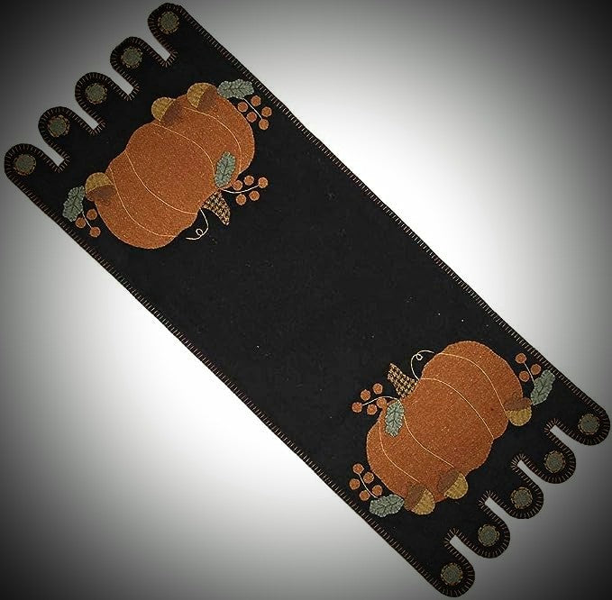TRAR0060 Pumpkin & Acorns Wool Table Runner 🎃 – Old Farmhouse Primitives