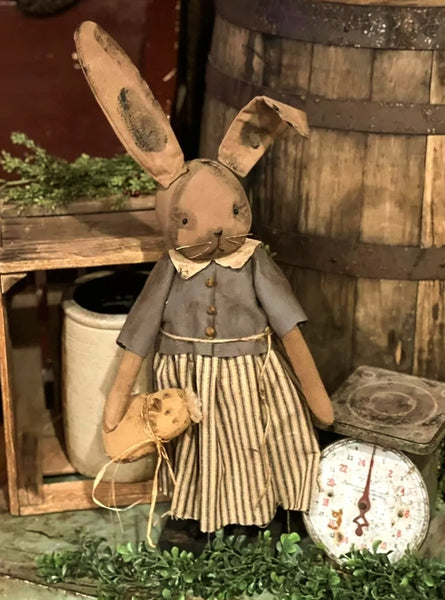 ARTIST RABBITS – Old Farmhouse Primitives
