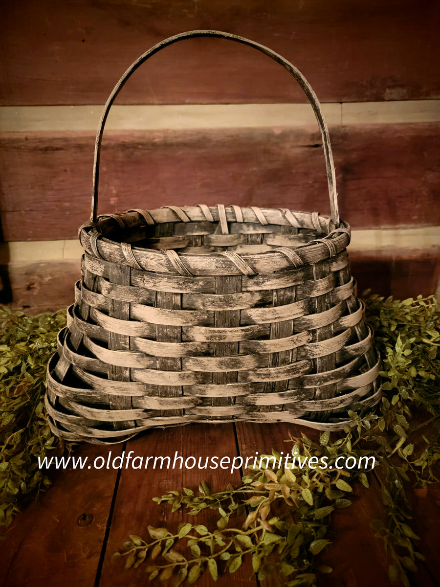 #GSWB-AW Primitive Antique White Wide Bottom Basket With Handle – Old ...