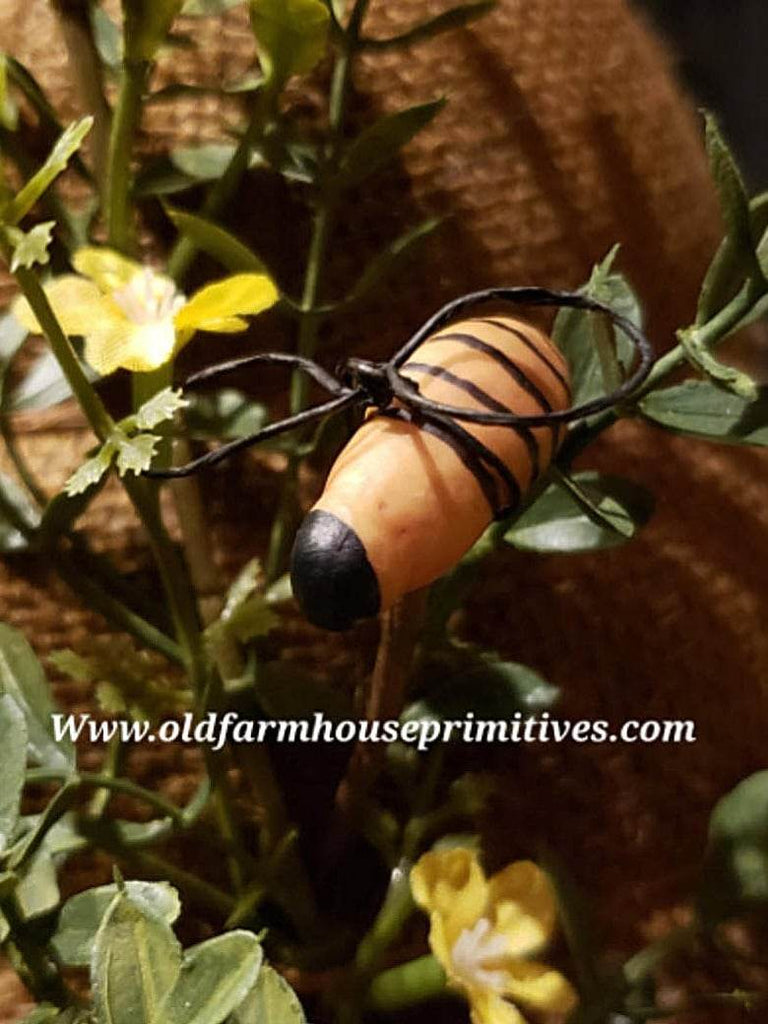 #BEEPICK Bumble Bee 🐝 Floral Pick – Old Farmhouse Primitives